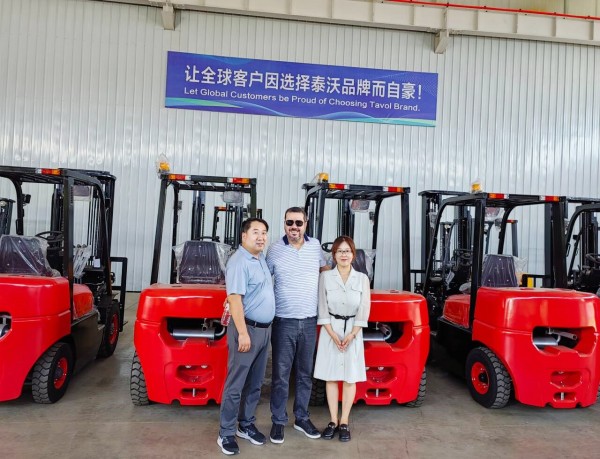 TAVOL Forklift Welcomes International Customers, Discussing a New ...